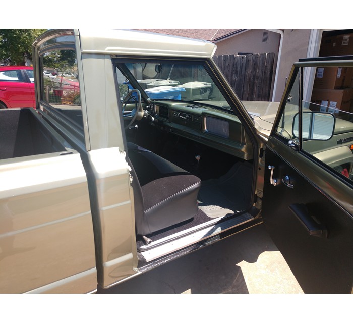 1972 Jeep J2000 5