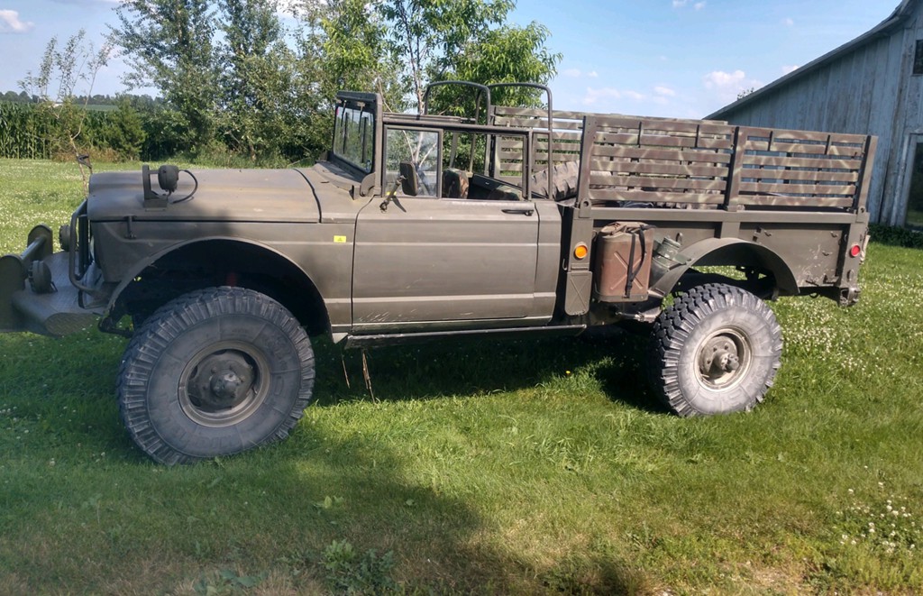 67 M715 Kaiser Jeep with Dump Trailer 9