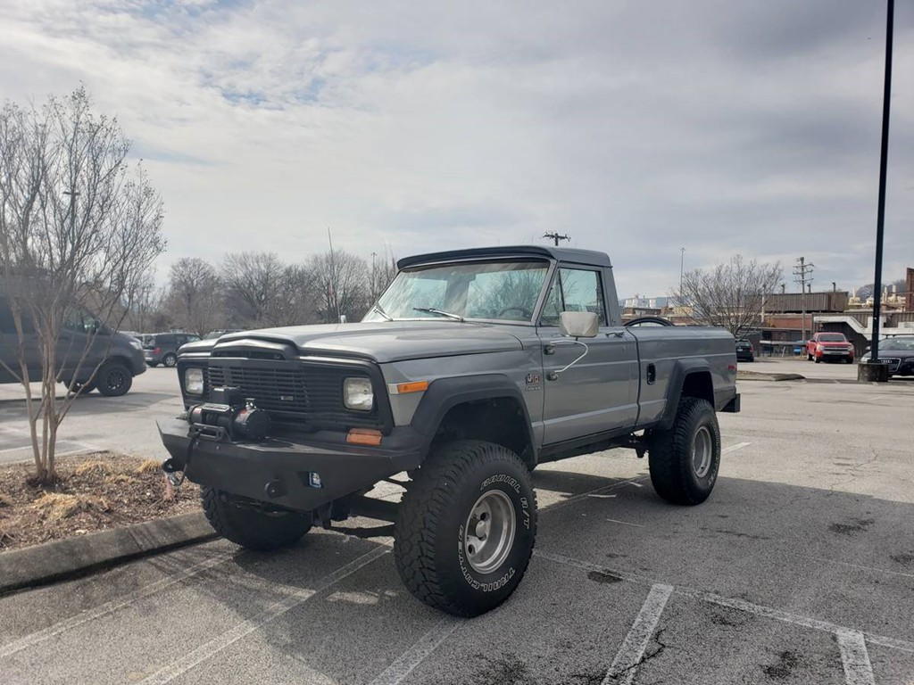 Vintage 1979 Jeep J10 2